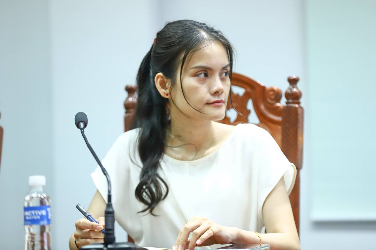 លោកជំទាវ ទេស ផល្លីន អញ្ជើញដឹកនាំកិច្ចប្រជុំតម្រង់ទិសការងារ ...