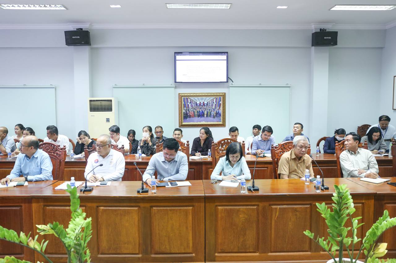 លោកជំទាវ ទេស ផល្លីន អញ្ជើញដឹកនាំកិច្ចប្រជុំតម្រង់ទិសការងារ ...